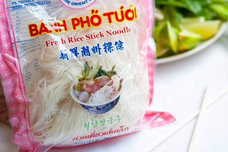 Pho noodles package: Solution for convenient Vietnamese pho